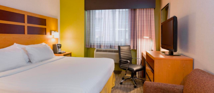 Holiday Inn Express Times Square New York for 3, 6 or 24 hours - BYHOURS