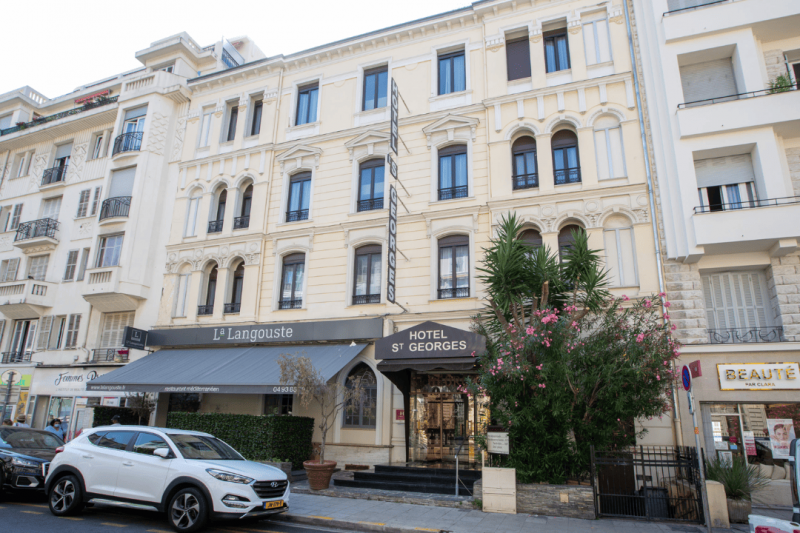 Hôtel Saint Georges Nizza per 3, 6 o 24 ore | BYHOURS